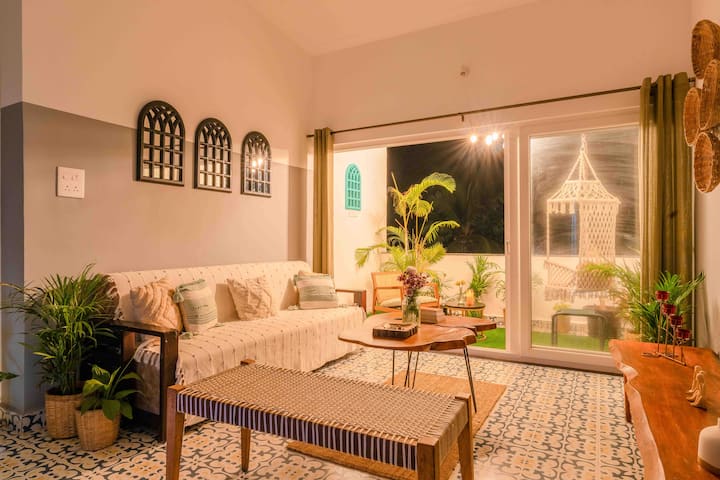 Skyline-cozy 1bhk|siolim|shared Pool|lazydazestays - Goa