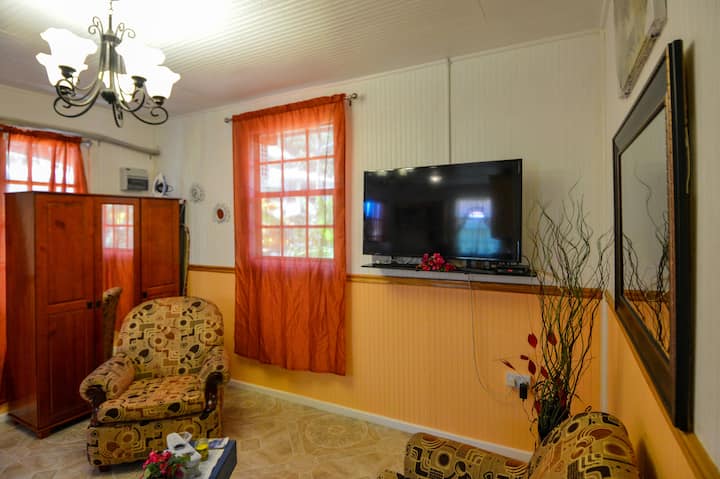 River Breeze Villa – Walk To Beach & Dining - Saint Lucia