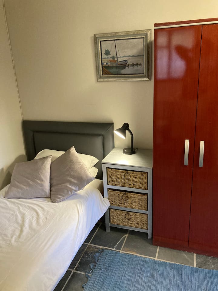 Tranquil Irene, En-suite, Solar Power, Parking - Centurion