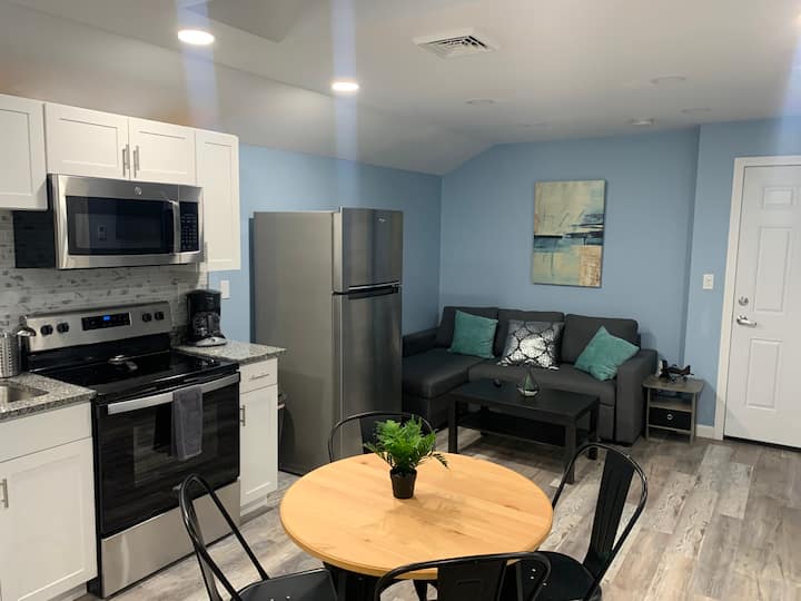 Newly Renovated 2 Bedroom  Condo On Federal Hill - Providence, RI
