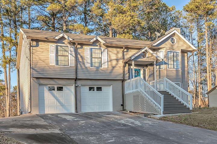 Spacious And Modern 18 Min From Stone Mountain - Stone Mountain, GA