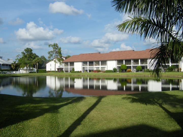 Lake View In Beautiful Naples, Florida - Naples, FL