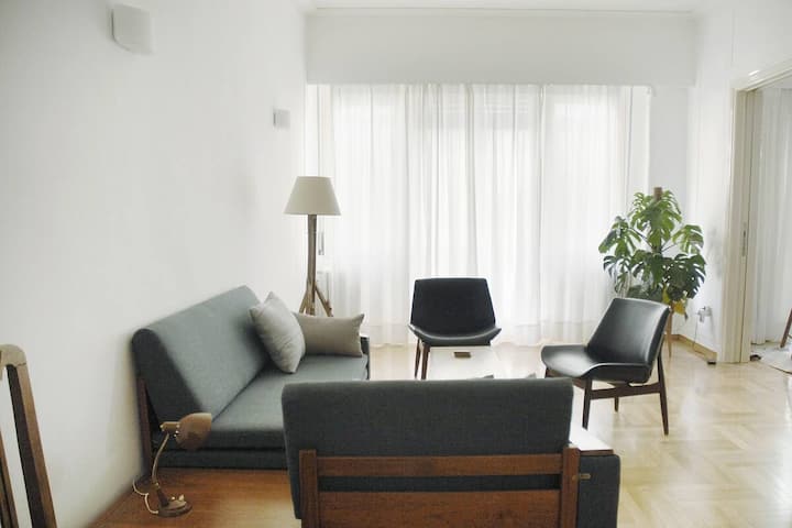 Seven Doors - The Local Greek Experience - Atenas