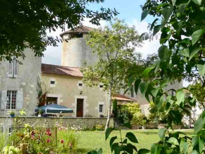 La Maison De Betty* - Aubeterre-sur-Dronne