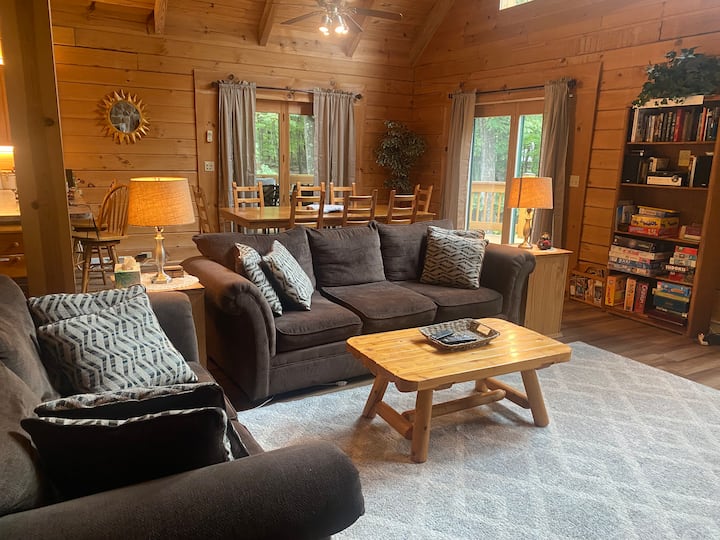 Gorgeous Log Chalet/cabin With Hot Tub - Berkeley Springs, WV