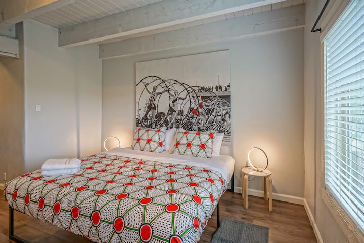 #8: 2bd/1.5ba, King/queen, 2tvs - Walk To Old Town - Albuquerque