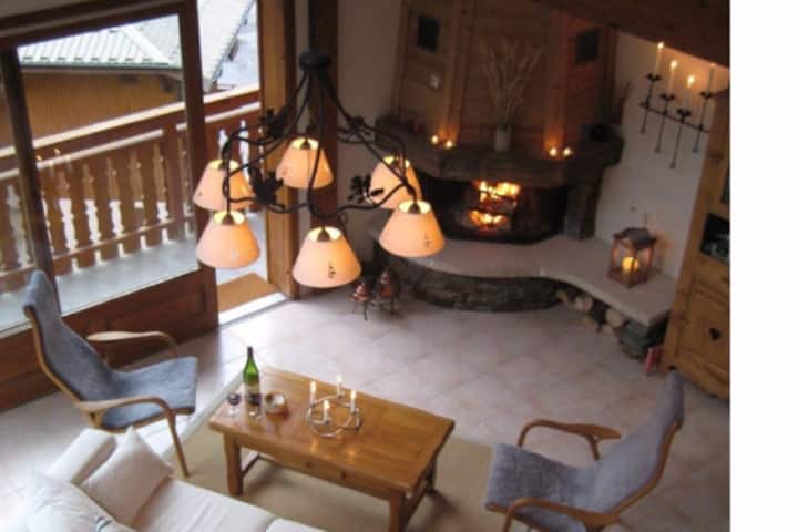 Luxury Ski-in-ski-out Apartment - Chalet Costina - Morzine