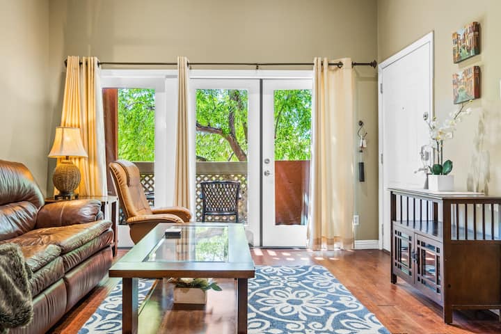 Stylish 2br Retreat In Prime Scottsdale Location - Arizona