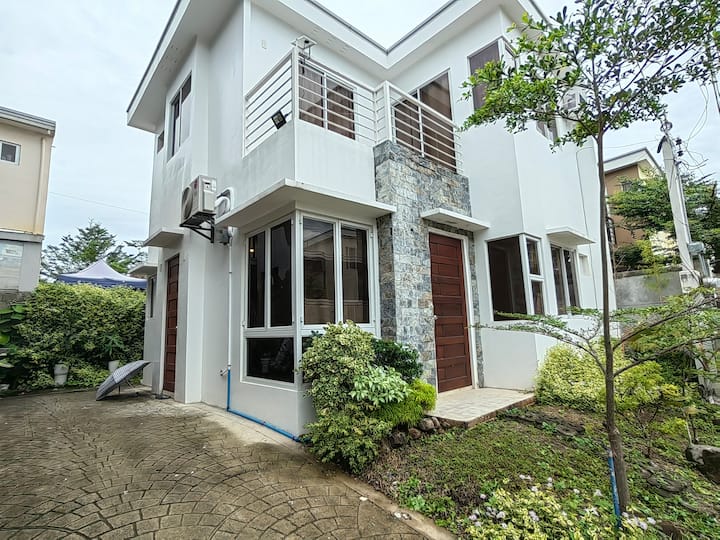 2 Br/2tb House Cdo Uptown /Near Sm/ Parking/wifi - Cagayan de Oro