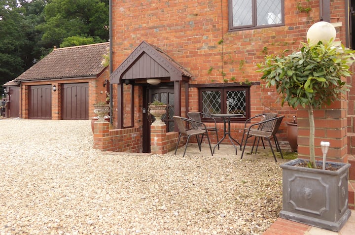 Waterside Mill Holiday Cottage - Taunton