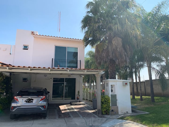 Casa Privadas Misión/ Gated Community Home - 이라푸아토