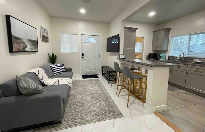 Alhambra Tiny Home - 알람브라
