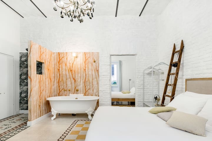 Uniquely Decorated Suite Located Near The Colosseum - Rome