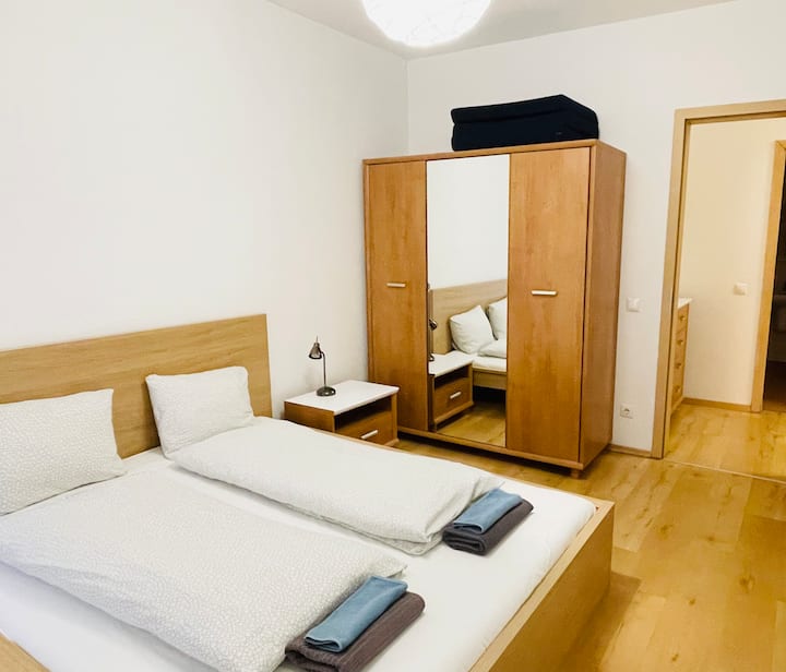 Spacious 1br+living Room Apartment Near The Opera - Budapest