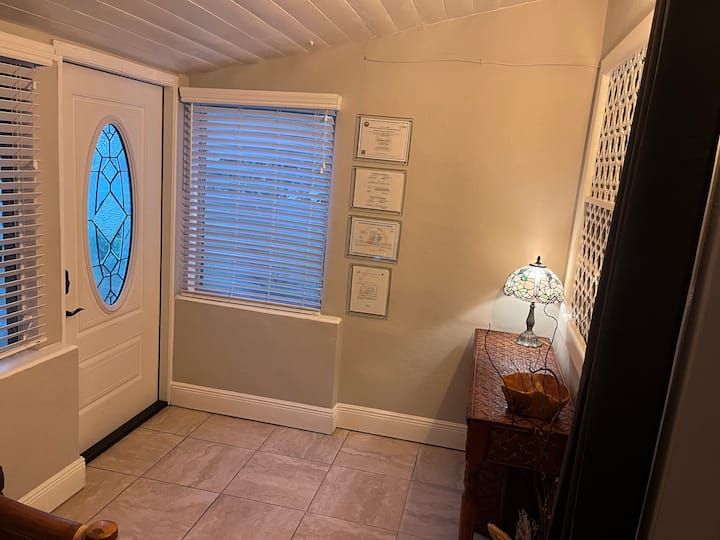 Halsey House: Entire 2/2 Home By Las Olas&downtown - Fort Lauderdale-Hollywood Airport (FLL)