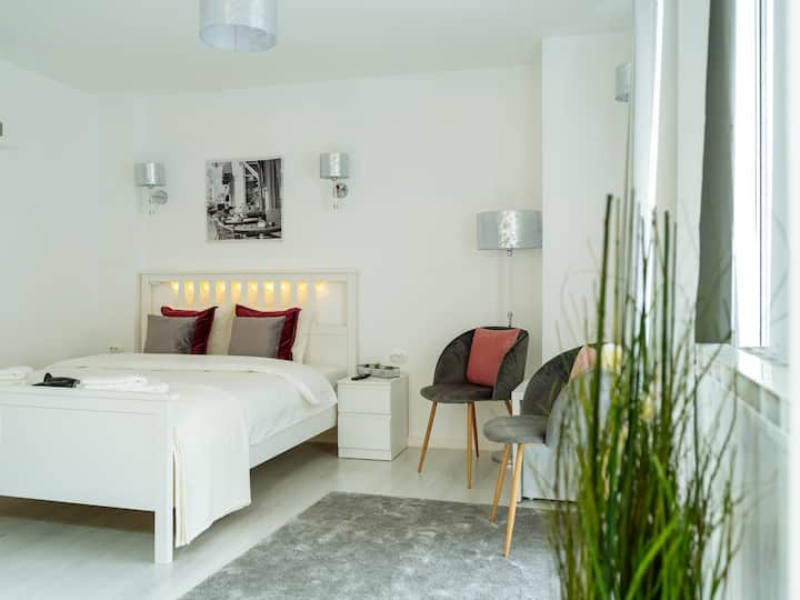 Best Central Old Town Bright Studio By Bca - Bucharest