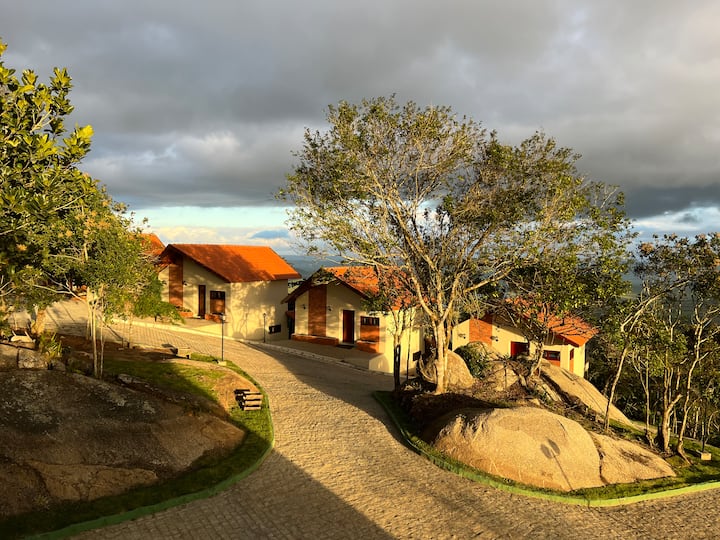 Chalés Vista Bela Chalés bonitos com estufa preta. - Bangalôs para ...