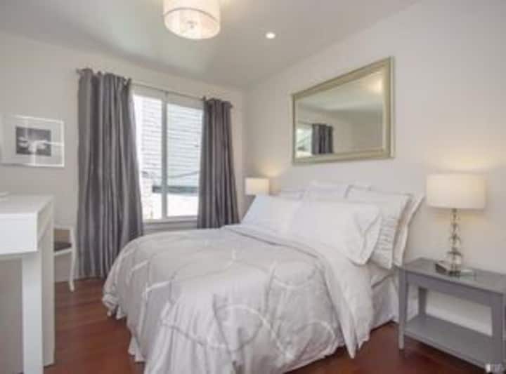 Cozy Marina Studio By Presidio, Bistro Downstairs! - San Francisco, CA