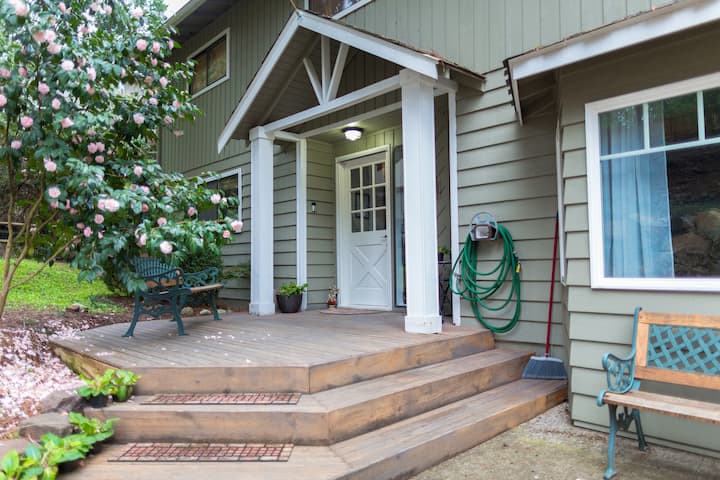 Quiet 2bdr Suite In House - Sammamish, WA