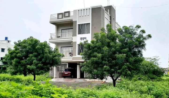 Deluxe Suit Double Bed (Ac) - Shirdi