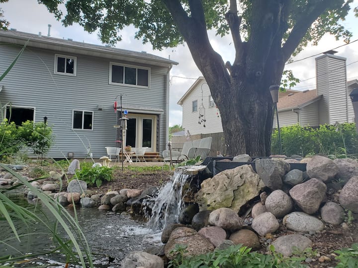 Pond Paradise Suite With Private Entrance - Rock Island, IL