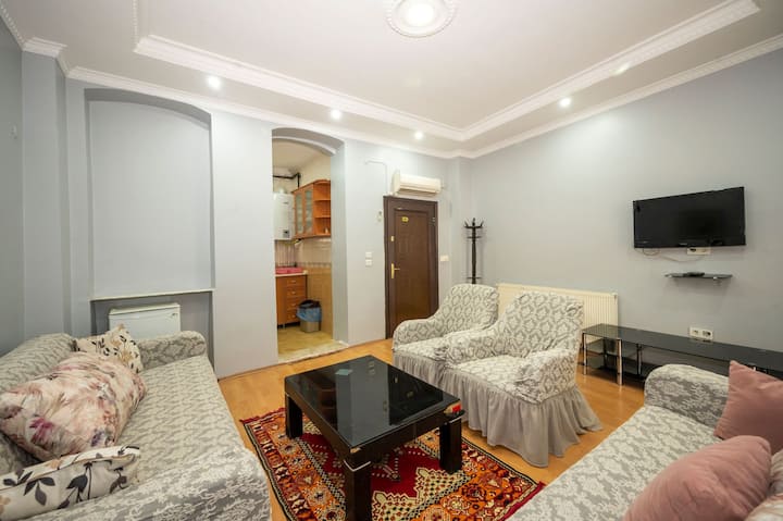 Taksim Suite D2.
Town Centre - İstanbul