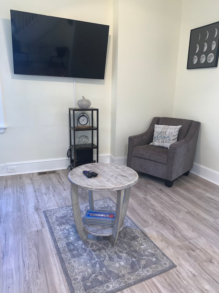 Super Cute 3 Bedroom Spacious Town Home. - Wilmington, DE