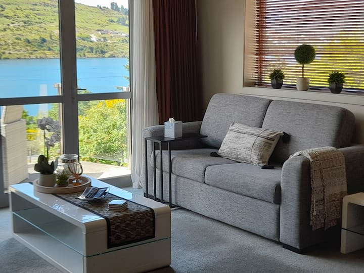 Luxury Alpine Villa In Queenstown Wi-fi/ Parking. - Queenstown