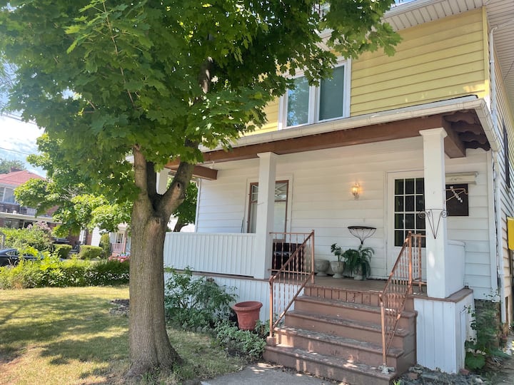 Walnut: Beautiful House 1 Mile From The Falls! - ナイアガラ・フォールズ, NY