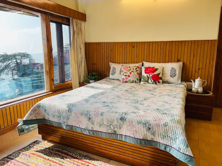 Kusum Villa Shimla:
10 Mins Walk To Mall - Shimla