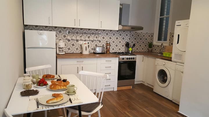 Comfy Central Place For Groups Next To Szimpla! - Budapest