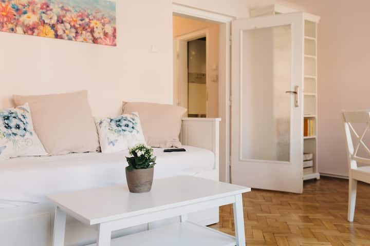 Cozy Apt In Heart Of Prague W/ Magical Backyard - Praga
