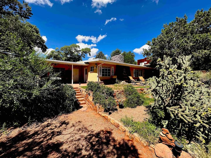 “Merlin’s Keep” An Uptown Boutique Suite For Two! - Sedona, AZ