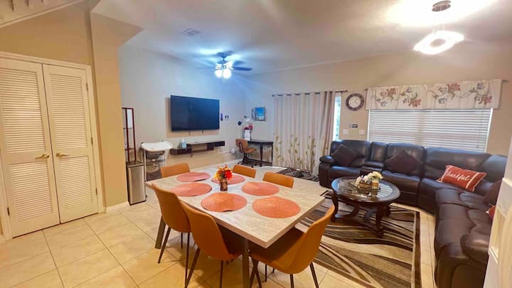 Cheerful 5bed/3bth Close To Disney Private Hot Tub - Florida
