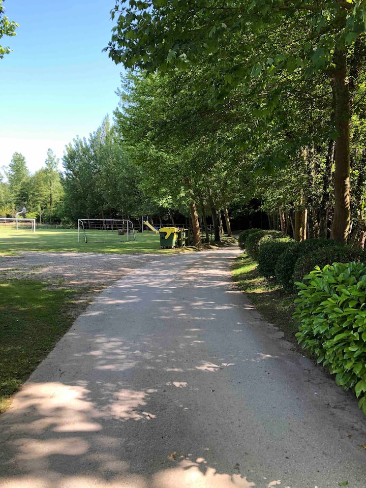 Bungalow De Madera Con Caravana - Amer