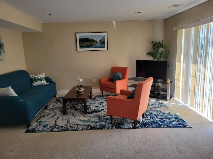 Cheerful Two Bedroom Basement - Woodbridge, VA