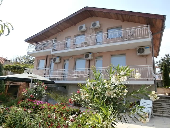 Villa Karina - Balčik