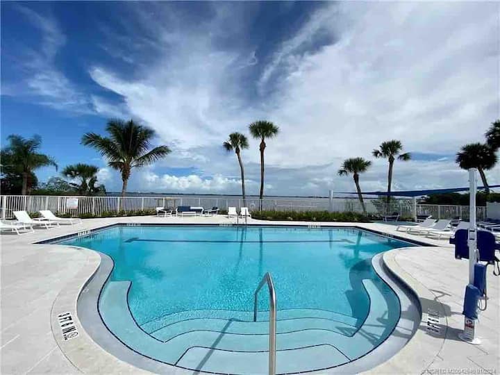 Surf Paradise, Bbq, Amazing Pool, Beaches! - Jensen Beach, FL
