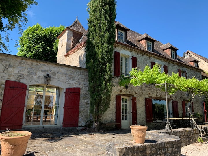 Villa Familiale, Piscine, Tennis Et Billard - Lot