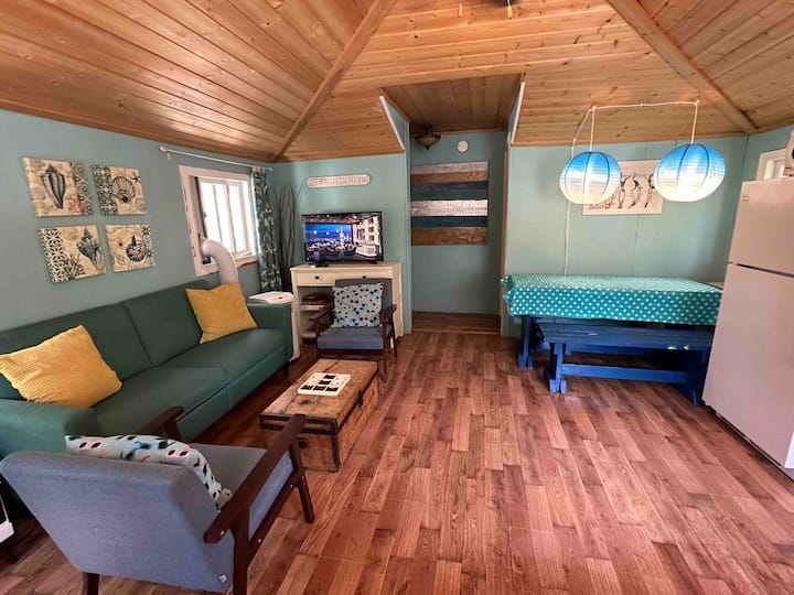 Great Location! 1 Min Walk To Sauble Beach - Sauble Beach