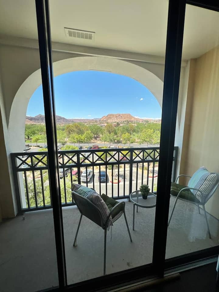 Cozy Studio Condo On The Lake - No Resort Fee - Nevada