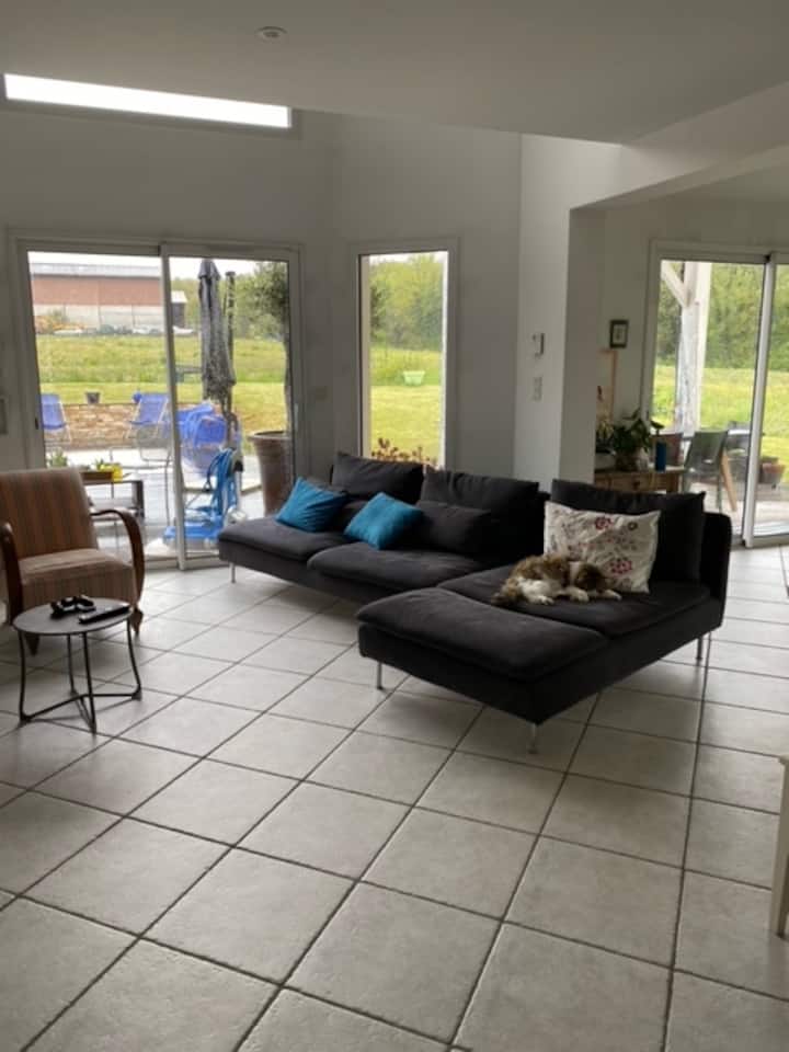 Chambre Privée  Avec Salle De Bain - Saint-Julien-en-Genevois