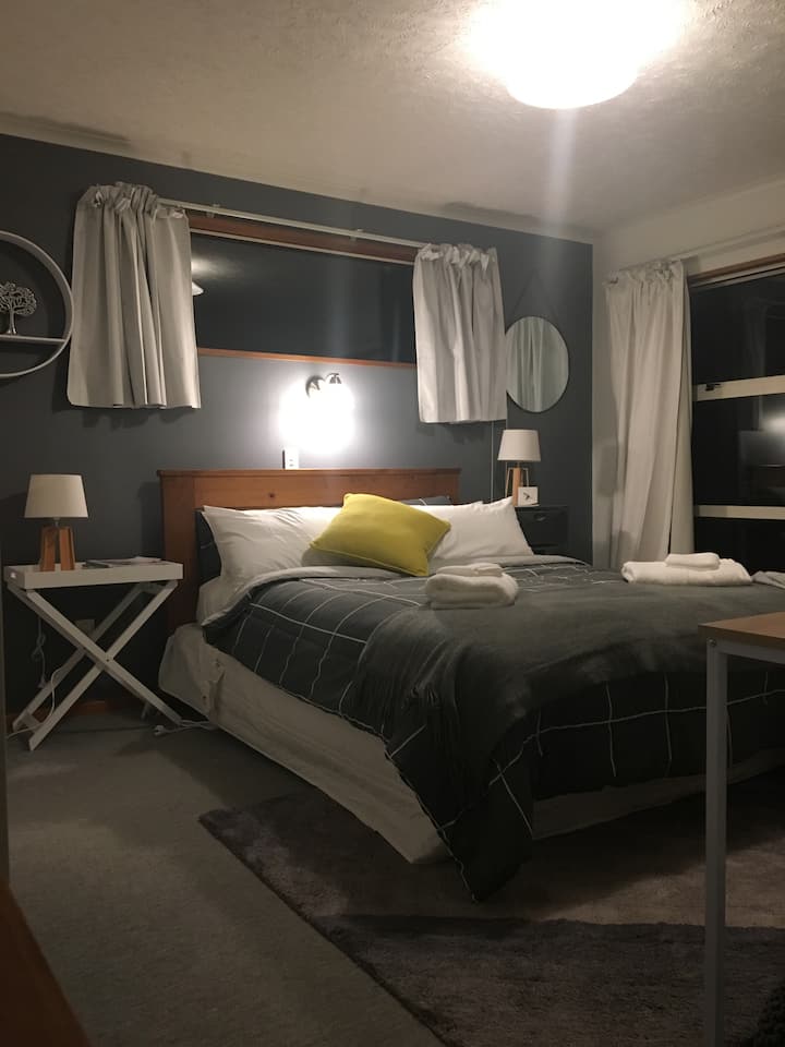 Private, Self-contained Room - Dunedin