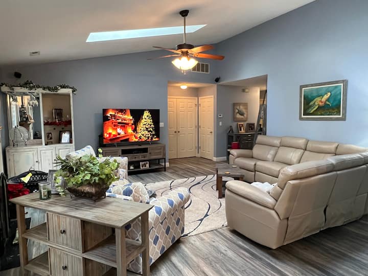Charming 3/2 Dog Friendly Home Near Asheville - Mountain Home, NC
