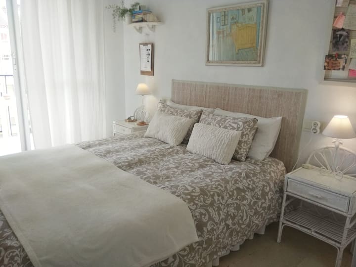 Habitación Y Baño Completo, Muy Cerca De La Playa. - Fuengirola