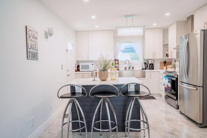 Wasaga Cozy Cottage Retreat - Wasaga Beach