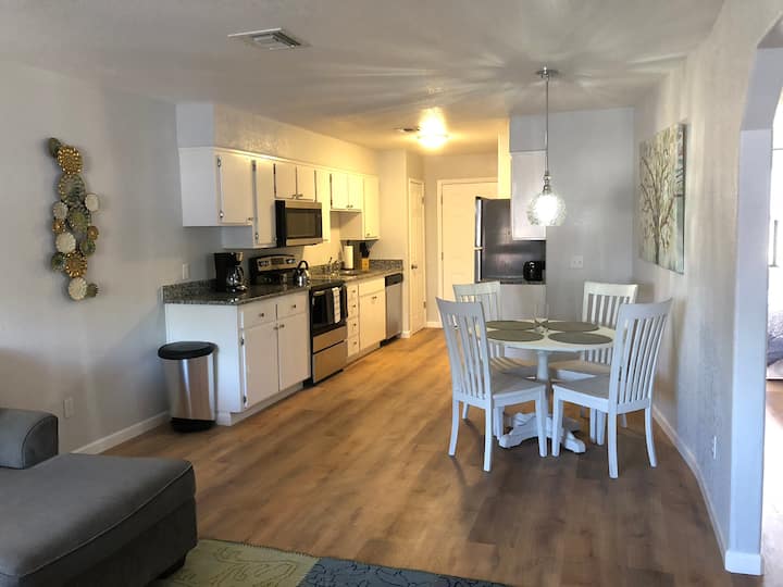 2 Bed, 1 Bath Newly Renovated In 2018 - Kingman, AZ