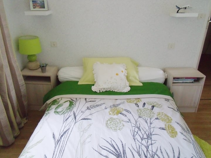 Chambre Au Calme Bord De La Corrèze, Centre Ville - Brive-la-Gaillarde