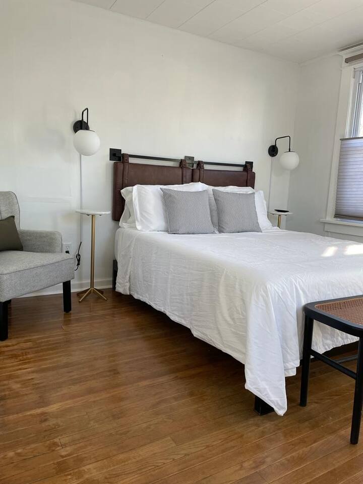 Affordable Studio - Natural Light & Walk To Town - Tivoli, NY