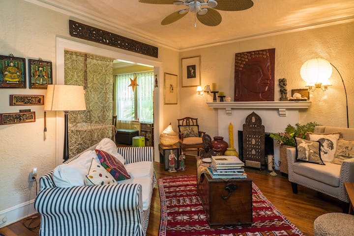 Great Location Little Havana Large Room Free Bfast - Miami, FL
